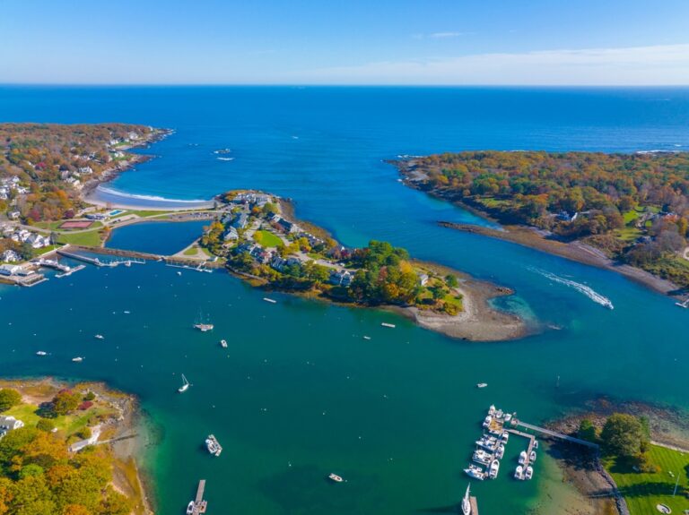 8 Beautiful Towns To Visit In Southern Maine In Fall